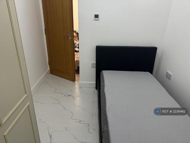 1 bedroom flat share to rent