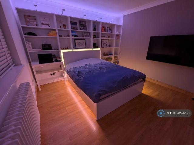 1 bedroom flat share to rent