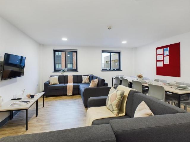1 bedroom flat share to rent