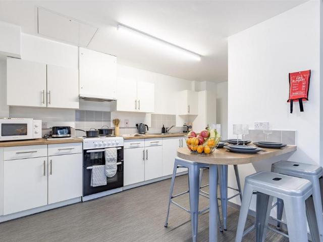1 bedroom flat share to rent