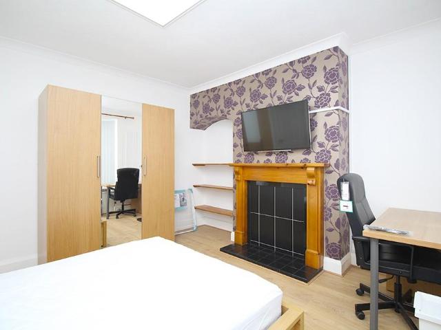 1 bedroom flat share to rent