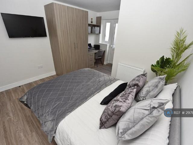 1 bedroom flat share to rent