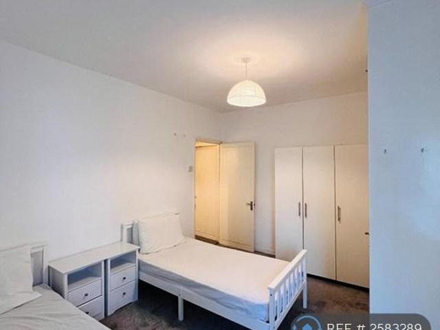 1 bedroom flat share to rent