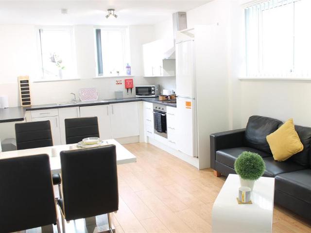 1 bedroom flat share to rent
