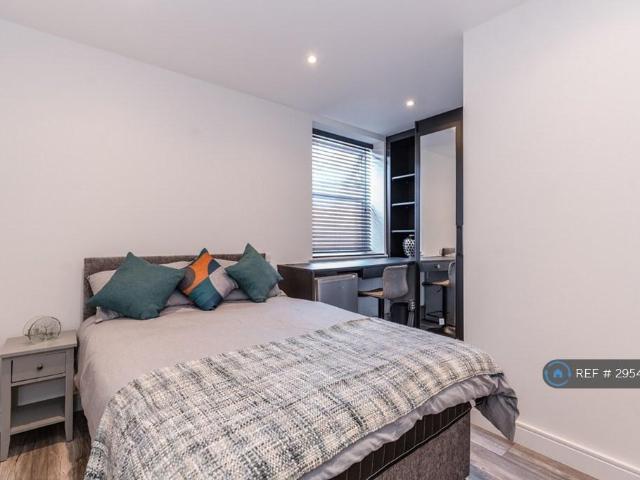 1 bedroom flat share to rent