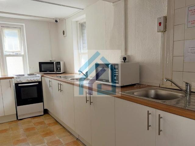 1 bedroom flat share to rent