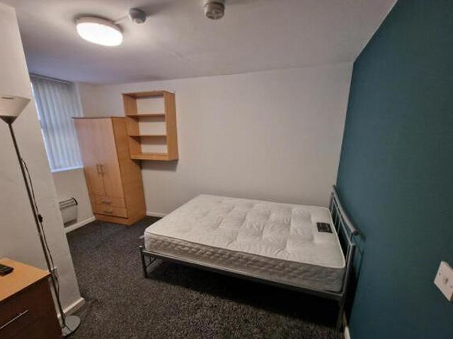 1 Bedroom Flat Share For Rent In 16 Longside Lane on Campus, Bradford