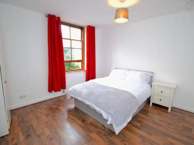 1 bedroom flat share for rent in Adelina Grove, London, Greate.