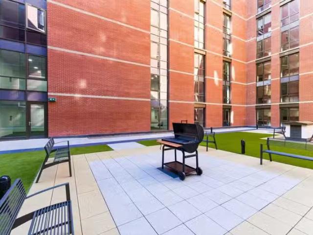 1 bedroom flat share for rent in Belfast Student September.