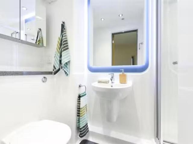 1 bedroom flat share for rent in Belfast Student September.