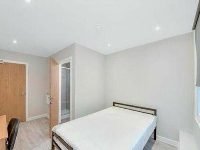 1 Bedroom Flat Share For Rent In Bradford, West Yorkshire