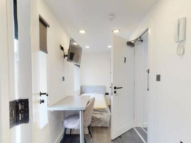 1 Bedroom Flat Share For Rent In City Centre