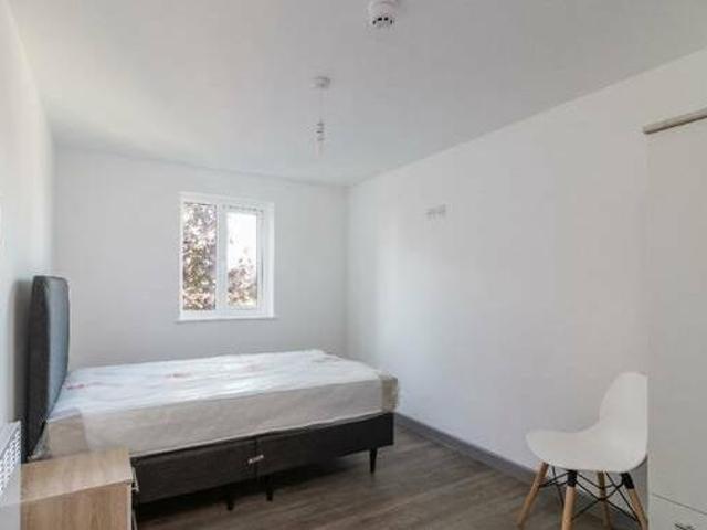 1 bedroom flat share for rent in EnSuite Room in a Flat Share CH43