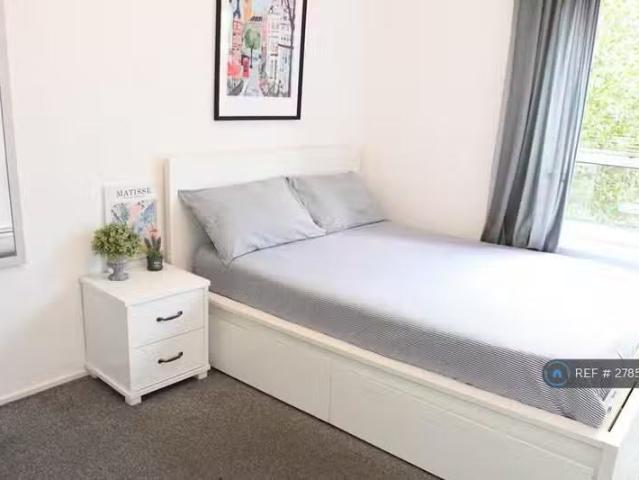1 bedroom flat share for rent in Forth House, London, E3