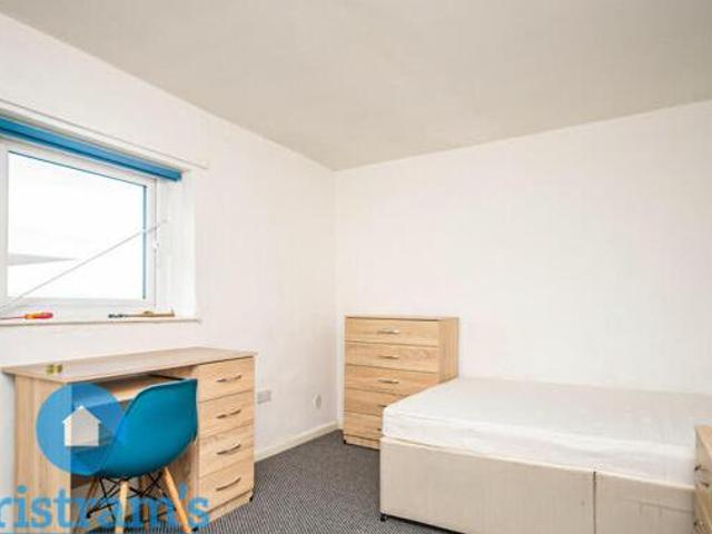 1 Bedroom Flat Share For Rent In Flat 2, Leengate