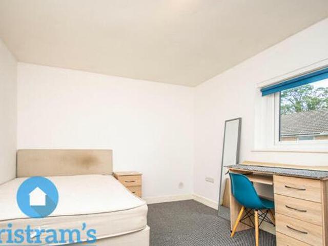 1 Bedroom Flat Share For Rent In Flat 2, Leengate
