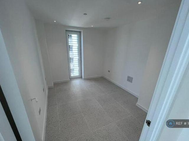 1 Bedroom Flat Share For Rent In London