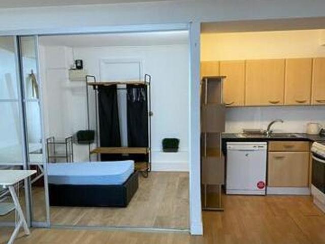 1 Bedroom Flat Share For Rent In London