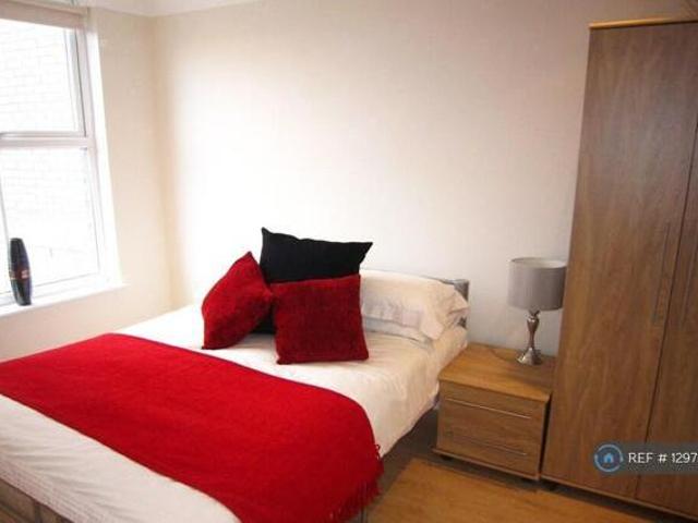 1 Bedroom Flat Share For Rent In London