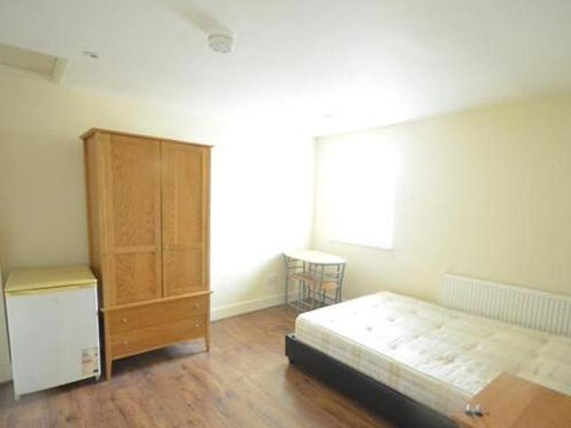 1 Bedroom Flat Share For Rent In London