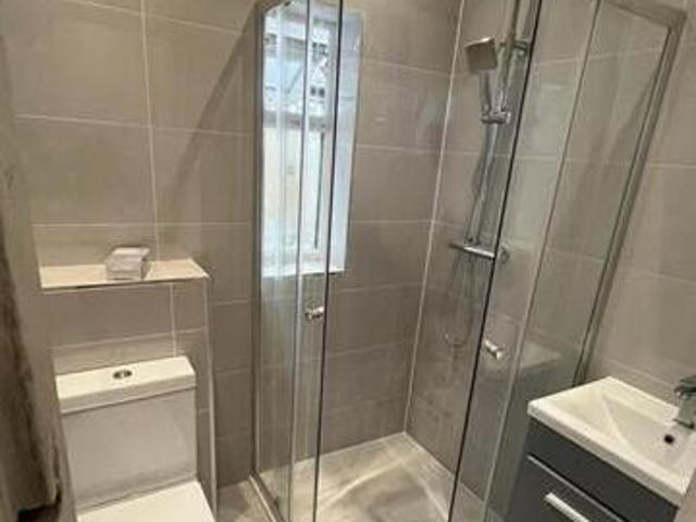 1 Bedroom Flat Share For Rent In London
