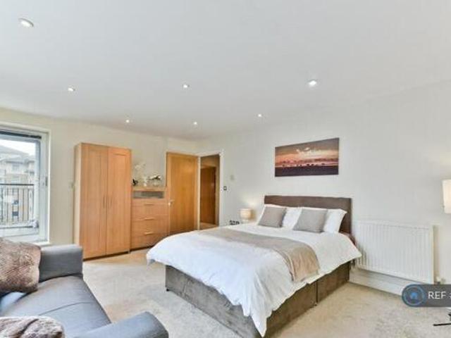 1 Bedroom Flat Share For Rent In London