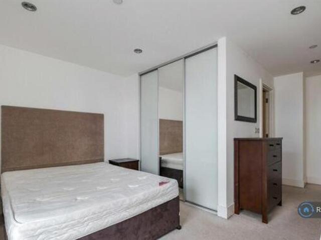1 Bedroom Flat Share For Rent In London
