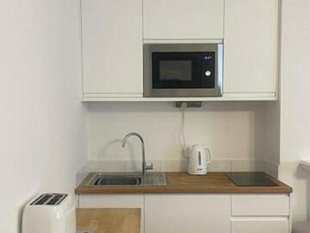 1 Bedroom Flat Share For Rent In London
