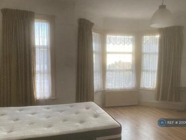 1 Bedroom Flat Share For Rent In London