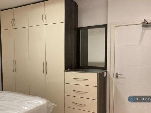 1 Bedroom Flat Share For Rent In London