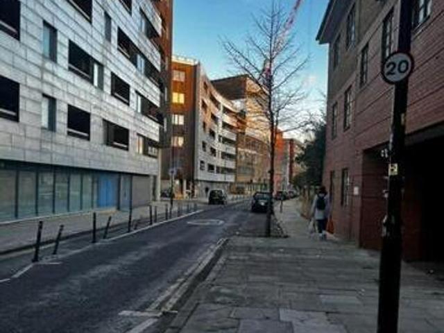 1 Bedroom Flat Share For Rent In London