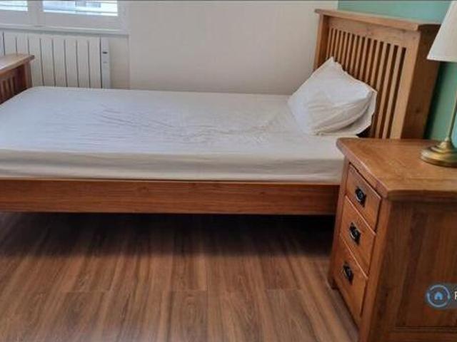 1 Bedroom Flat Share For Rent In London