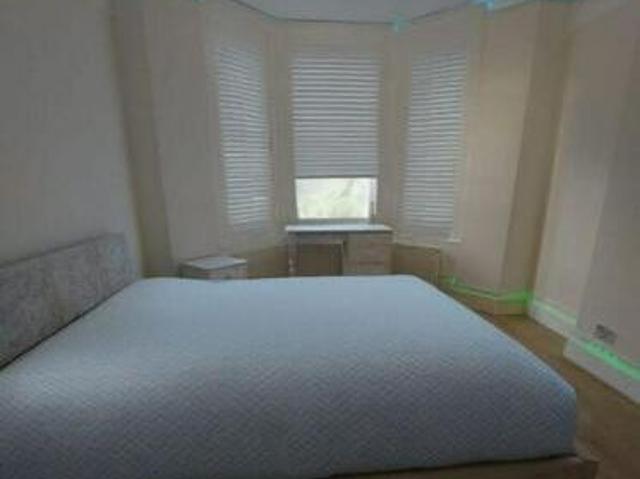 1 Bedroom Flat Share For Rent In London