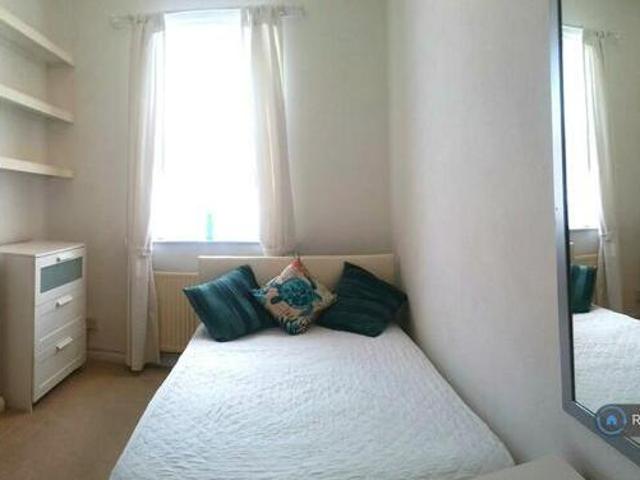 1 Bedroom Flat Share For Rent In London