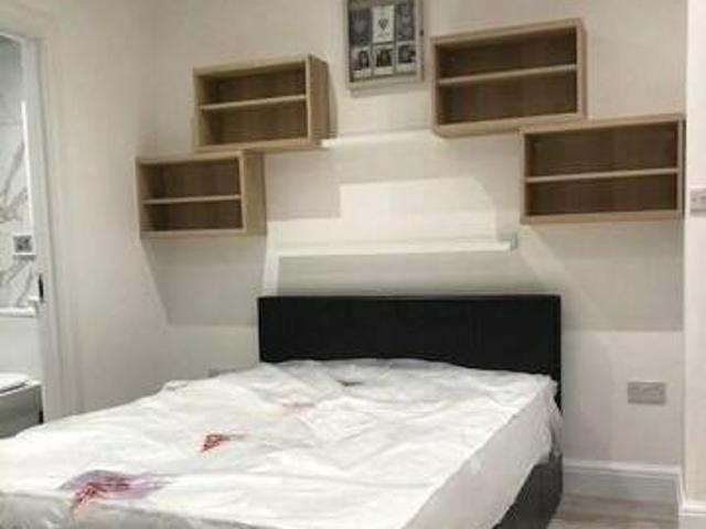 1 Bedroom Flat Share For Rent In London
