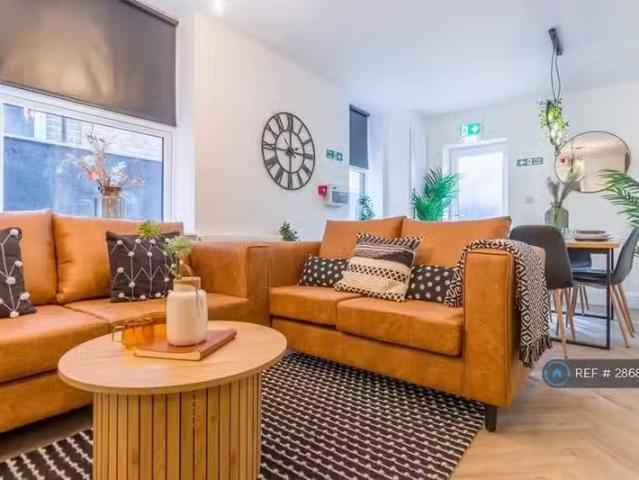 1 bedroom flat share for rent in Market Street, Hoylake, CH47