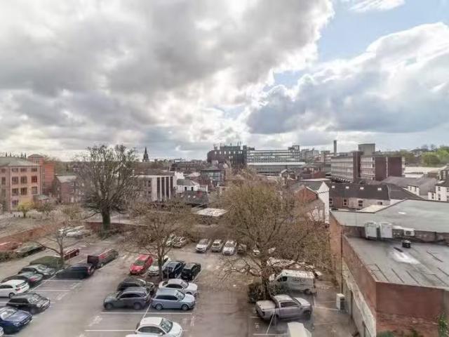 1 bedroom flat share for rent in Saxon House, DE1