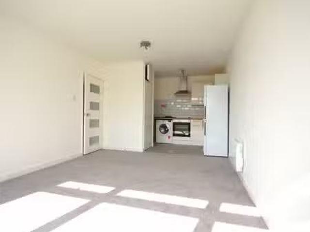 1+ bedroom flat/apartment to rent in Glenmore, Kersfield Road.