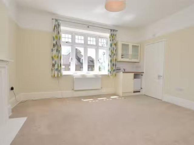 1+ bedroom flat/apartment to rent in Somers Road, Reigate, Sur.