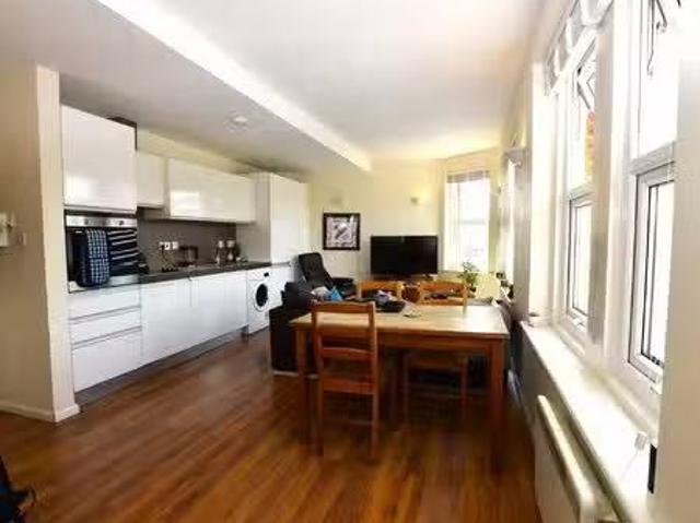 1+ bedroom flat/apartment to rent in Wimbledon Park Road, Sout.