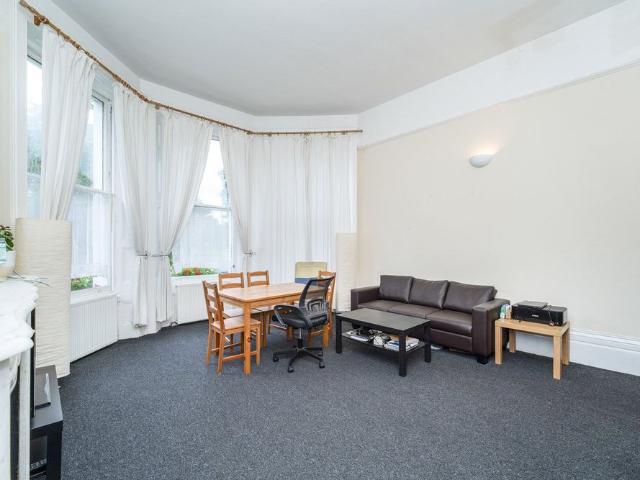 1 Bedroom Flat/Apartment to rent