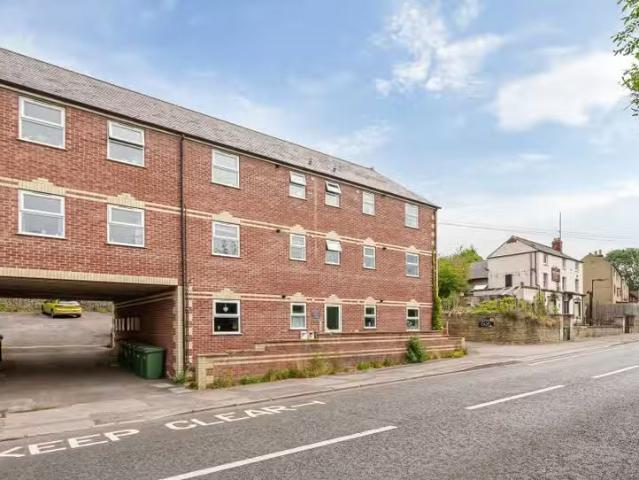1+ bedroom flat/apartment for sale in London Road, Thrupp, Str.