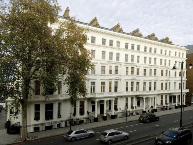 1 Bedroom Fully Furnished Luxury. 1 bed apartment to rent £6,000 pcm £1,385 pw
