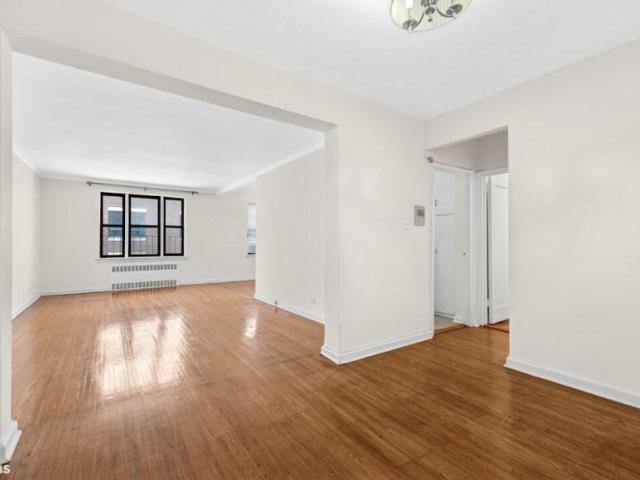 1 bedroom, Kew Gardens NY 102243521