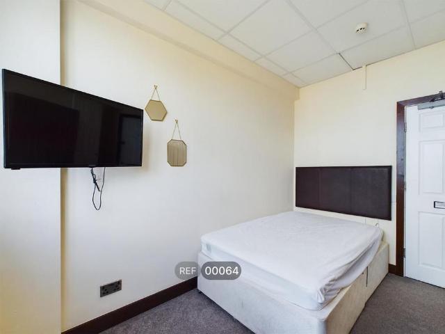 1 bedroom hotel room to rent