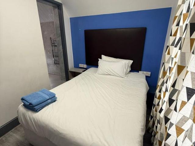 1 bedroom hotel room to rent