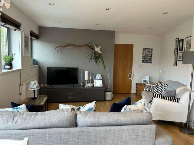 1 Bedroom House