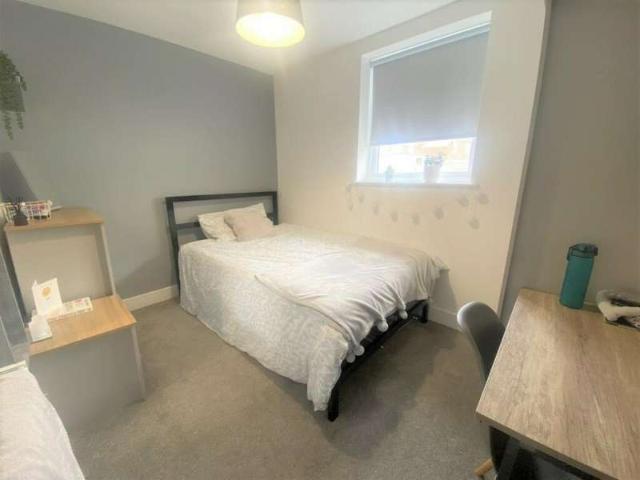 1 Bedroom House