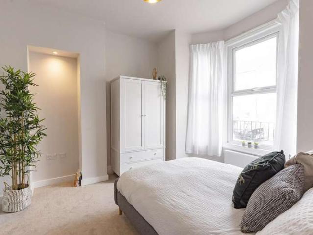 1 Bedroom House