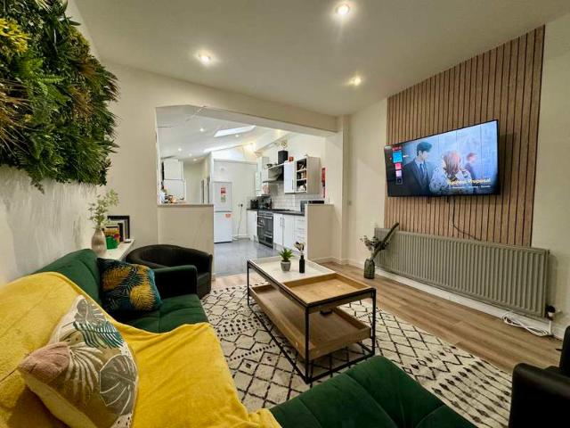 1 Bedroom House